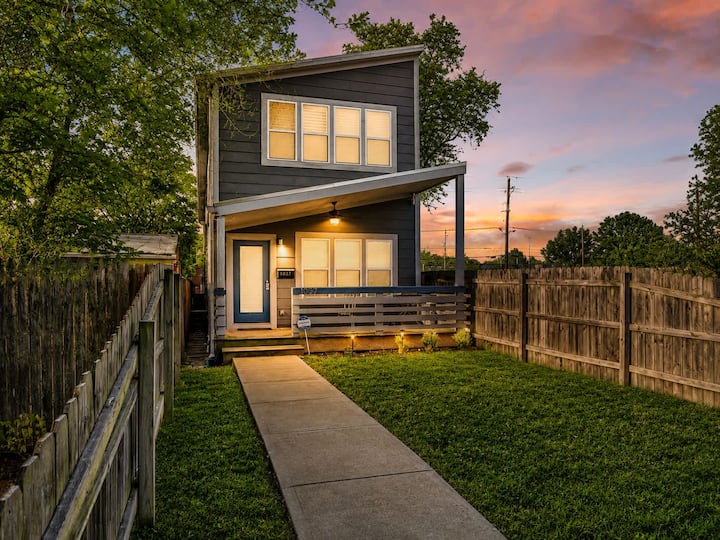 Urban Luxury | Walkable | Easy Parking | Spacious! - Indianapolis