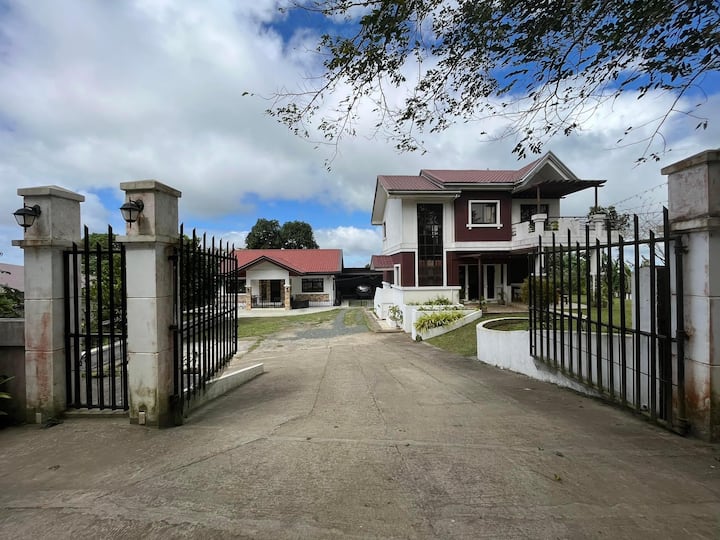 R House Tagaytay - Tagaytay