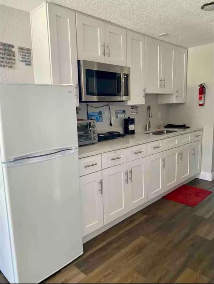 Private Guest House Budget Extended Built 2021 - Winter Haven, FL