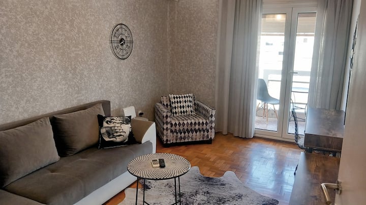 Bright And Cozy 2 Bd Apartment In The City Center - Thessalonique