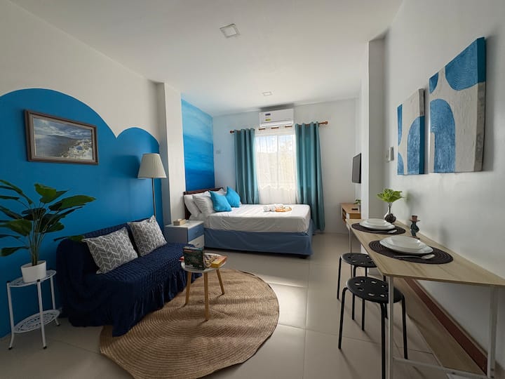 Santorini-inspired | Free Breakfast| Wifi| Parking - Dasmariñas