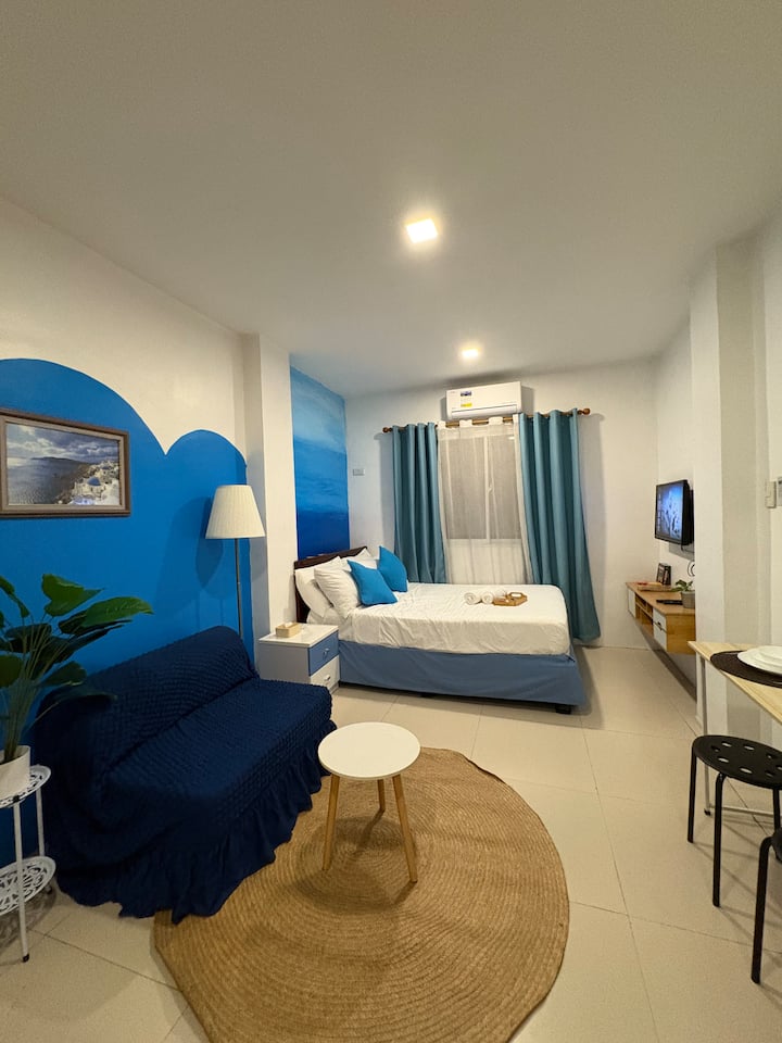 Santorini-inspired |Fastwifi| Parking - Dasmariñas