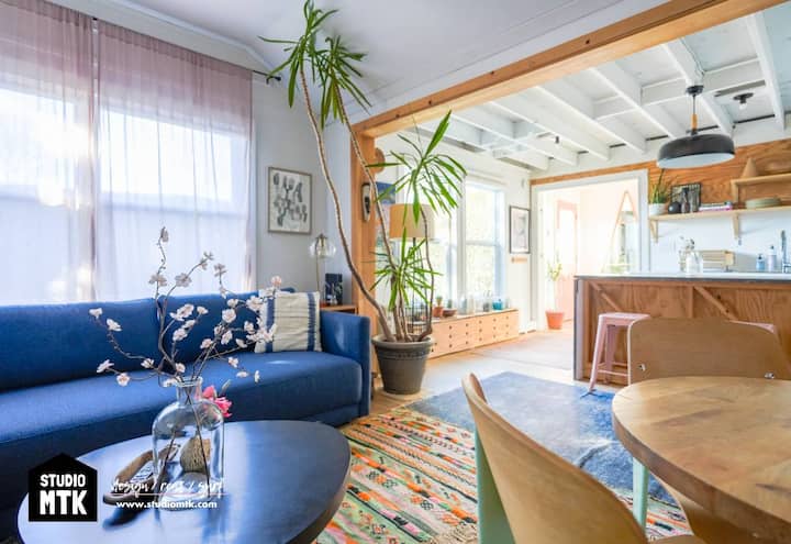 Laid Back Bungalow Btwn Surf Lodge, Beach & Town - Montauk, NY