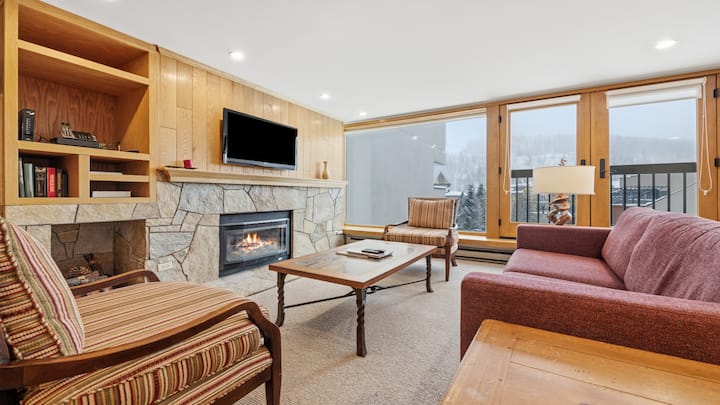 High-floor 2br Fireplace Stunning Vail - Vail, CO