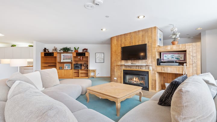 Bright 2br Flexible Sleeping Cozy Vail - Vail, CO