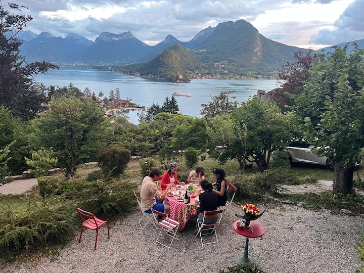 Chalet Suisse Et Vue Exceptionnelle Sur Le Lac - Talloires