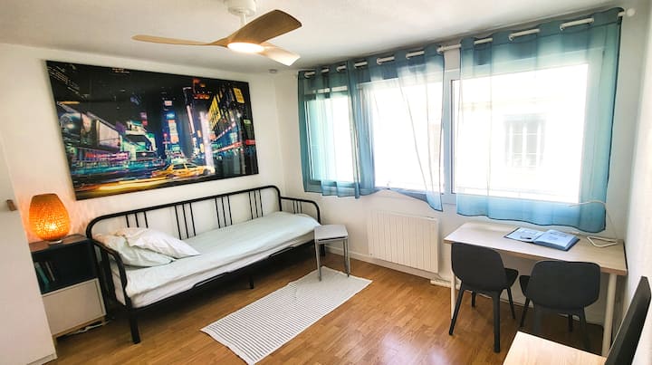 Studio Lumineux En éTage Proche De Saxe-gambetta - Lyon
