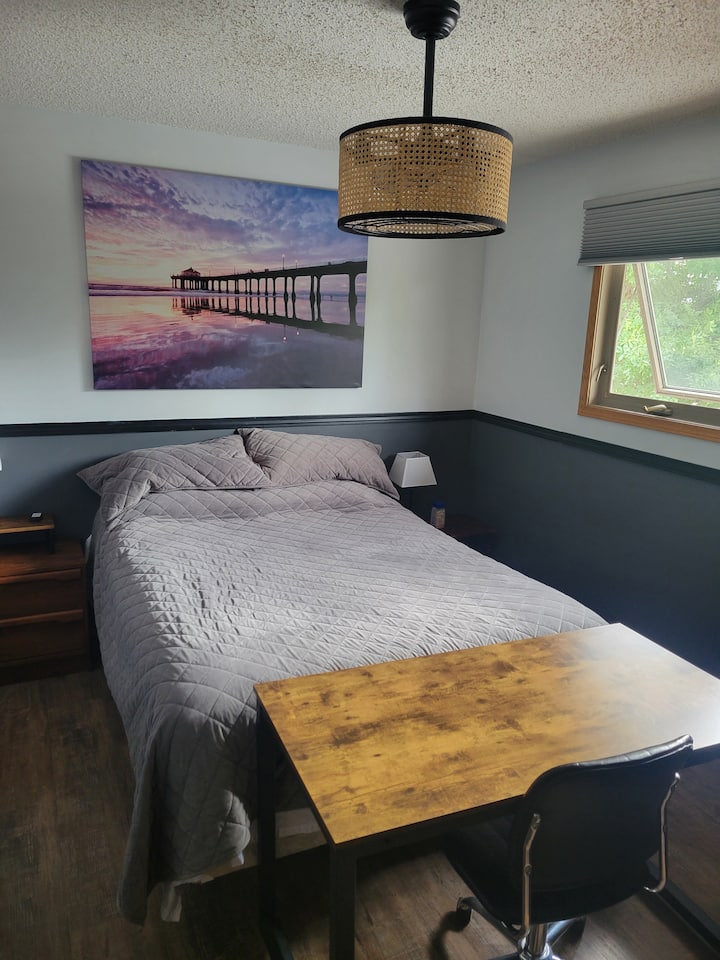 The Manor Arrow Room - Medicine Hat