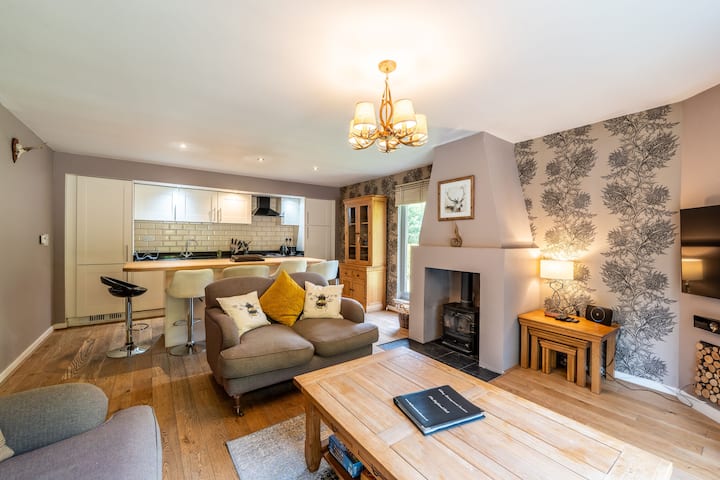 Highland Club Pet Friendly Cottage At Loch Ness - Fort Augustus