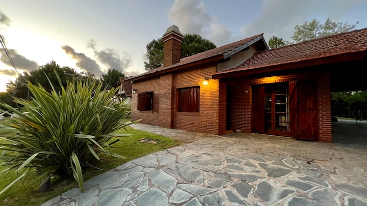 Chalet 8 Personas Ostende, 5 Cuadras Del Mar - Pinamar