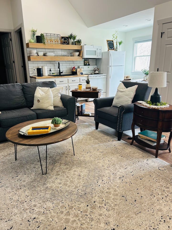 Loft Apartment: Beautiful Farm And Country Views - Mooresville, IN