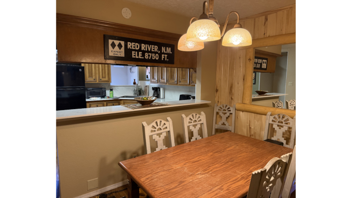 Valley Condo 119 - Creekside - Wi-fi - Hot Tub - - Red River, NM