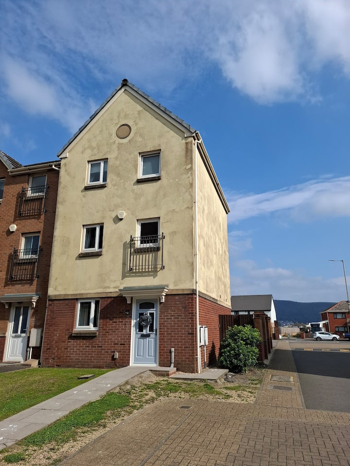 Driftmark Seaside Sunset
Aberavon Beach
4 Bedroom - Port Talbot