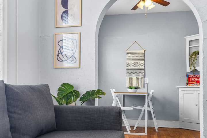 Global Cup, Quaint Lower-greenville Apartment - Dallas, TX