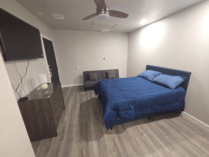 Astonishing Studio Apartment, Great Neighborhood - Houston, TX