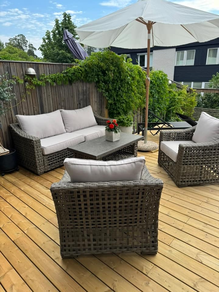 Bright Townhouse Near Sea & Nature - Vaxholm