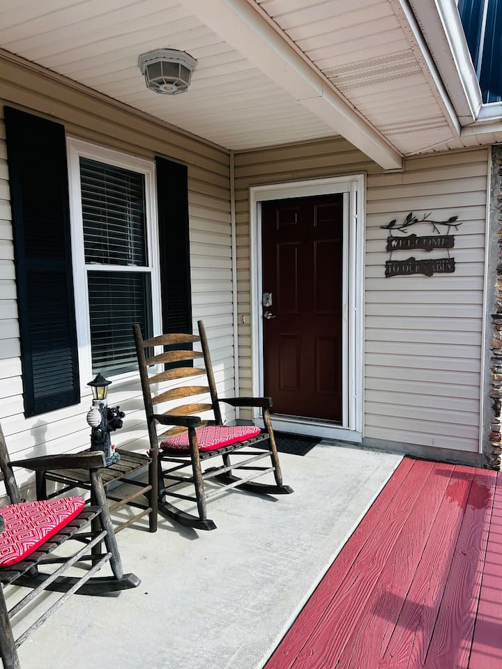 Hillside Hideaway2! Run Away To The Mountains! - Sevierville, TN