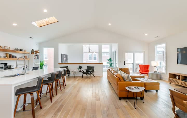 Private Upscale Suite | Walk To Nulu & Downtown - Louisville, KY