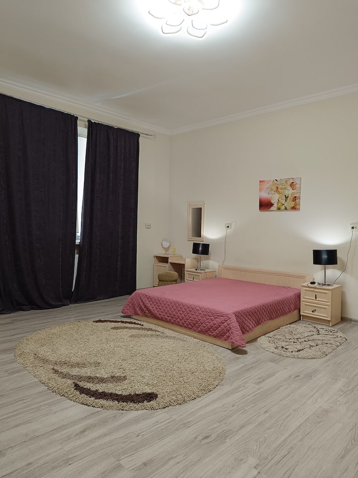 Подобово 2-х кімнатна квартира в Центрі - Chernivtsi