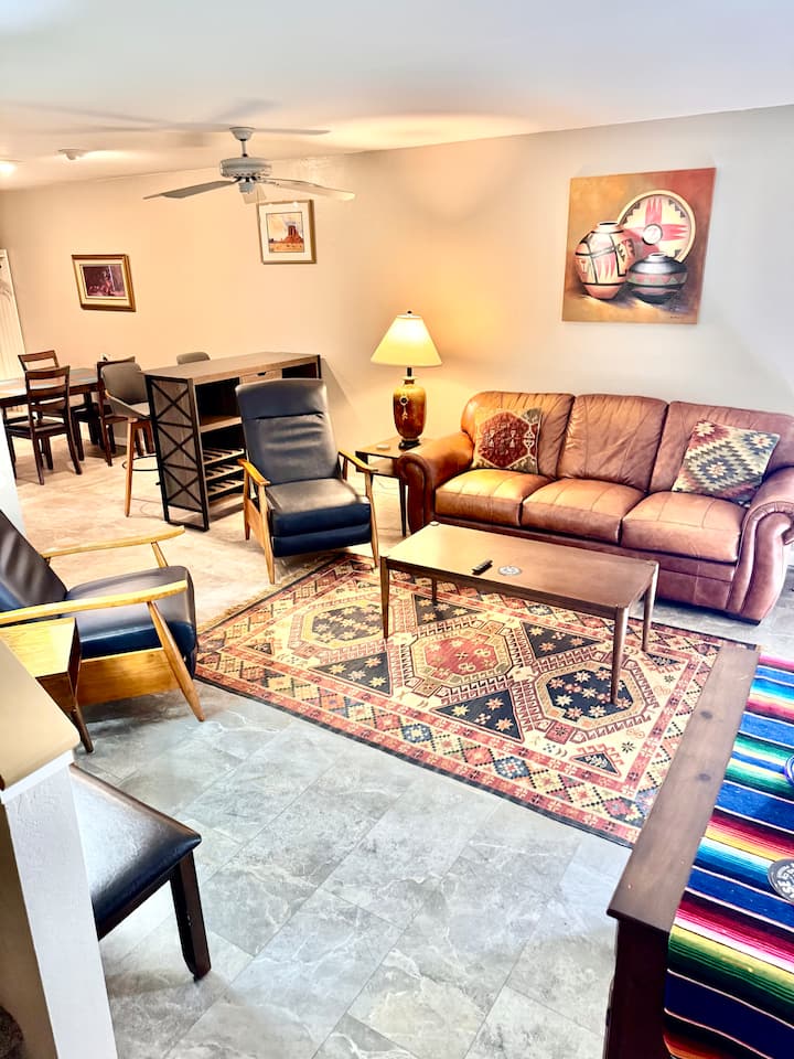 Clean+cozy 2bd Poolside Condo, Heart Of Scottsdale - Scottsdale, AZ
