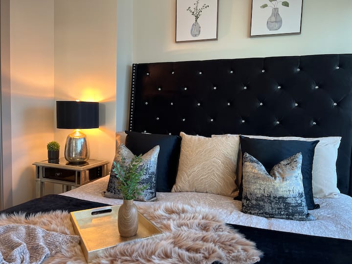 Downtown 2br Comfy, Pool, Gym, Free Parking - Uptown - Dallas