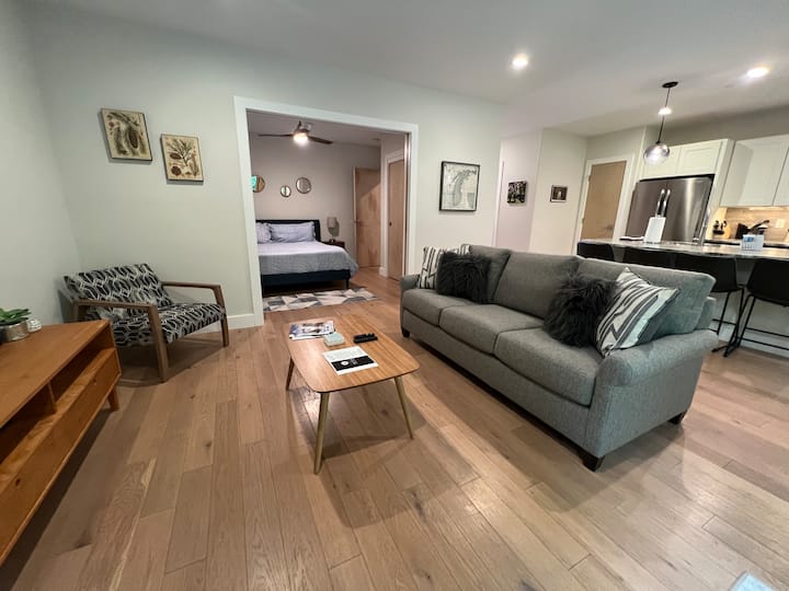 New 1-bedroom Condo W/garage At The Village - Traverse City, MI