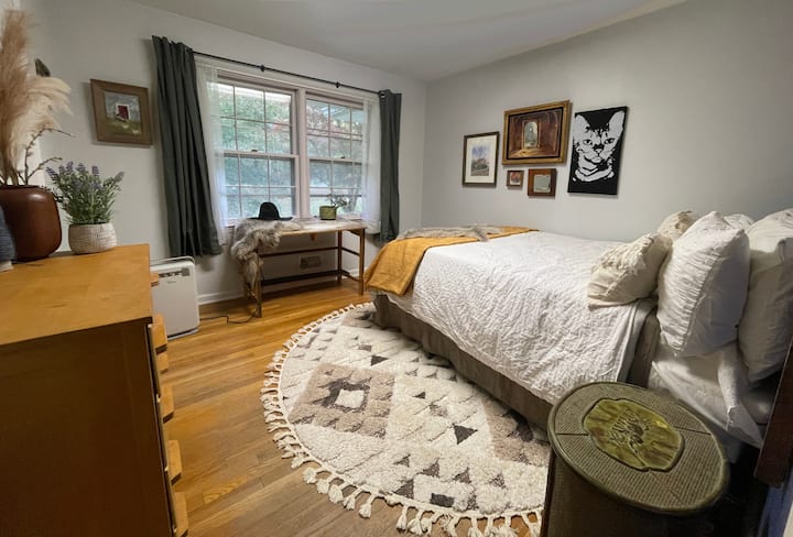 Family-friendly Suite With Private Bathroom - Fairburn, GA