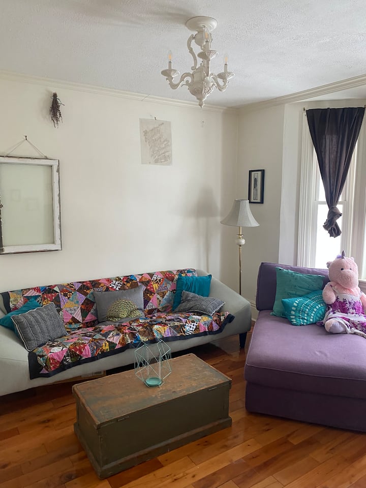 Lovely Century Old Home - 彼得伯勒