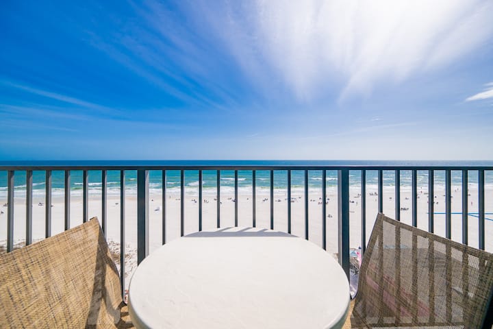 Pas 406 Beach Front Hotel Suite - Gulf Shores, AL