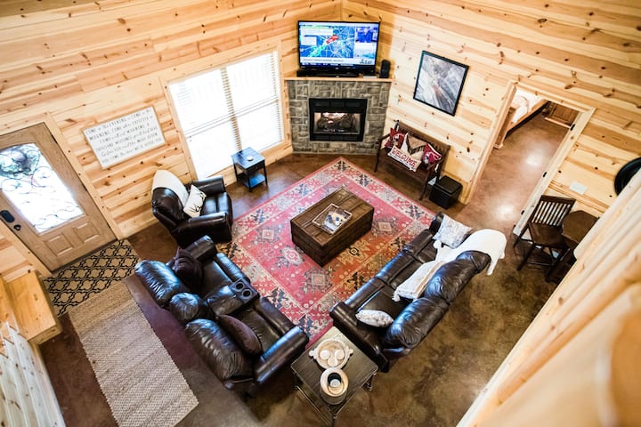 Texas Kind Of Way - Hot Tub, Sleeping Loft, Pool Table, Free Firewood! - Broken Bow, OK