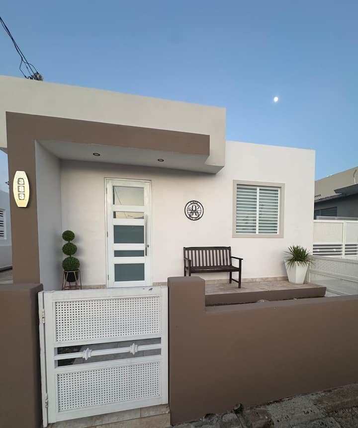 Casa Aurea - Cozy House In Centric Metro Area - San Juan