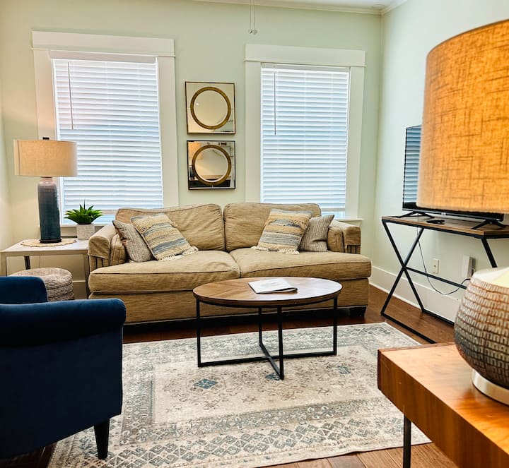 Uptown 2nd Floor Apt By  Oldest Jail Walk To Town! - St. Augustine, FL