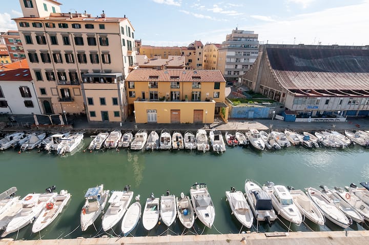 Attico Vista Canali Quartiere Venezia [2 Camere] - Livorno