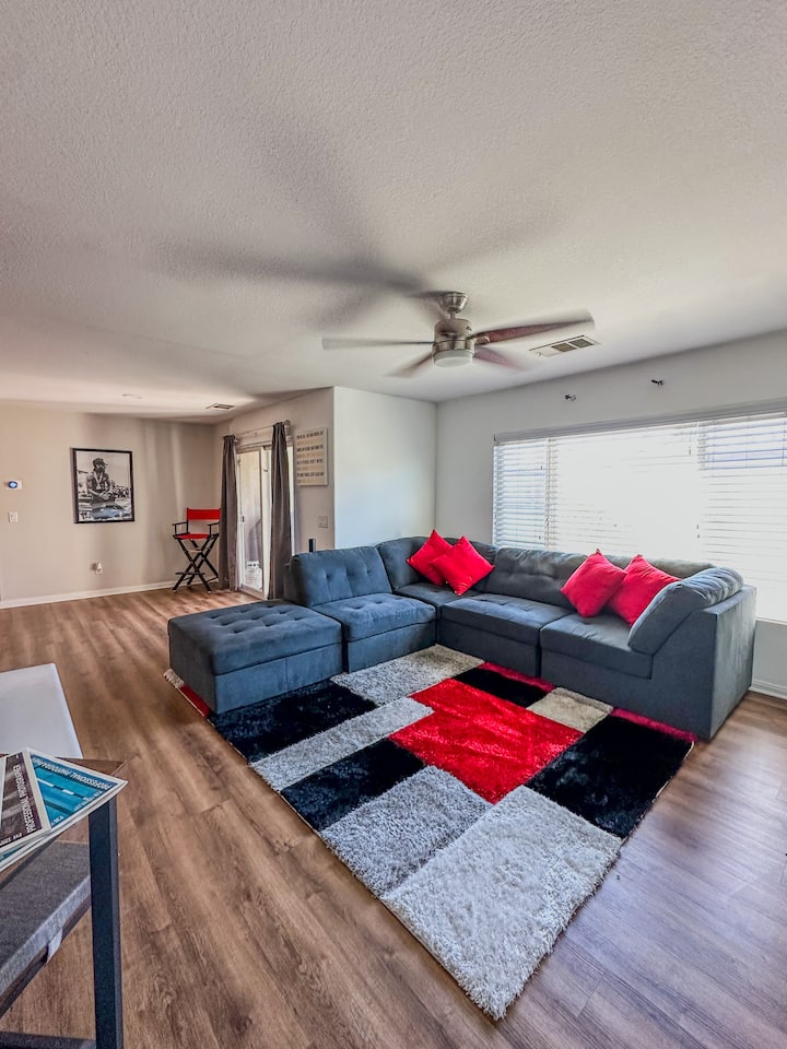 Cozy Condo Minutes From Six Flags Magic Mountain - Santa Clarita, CA