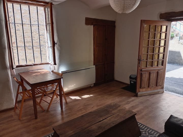 Chambre Dans Ancienne éCurie Ardechoise Rénovée - Lagorce