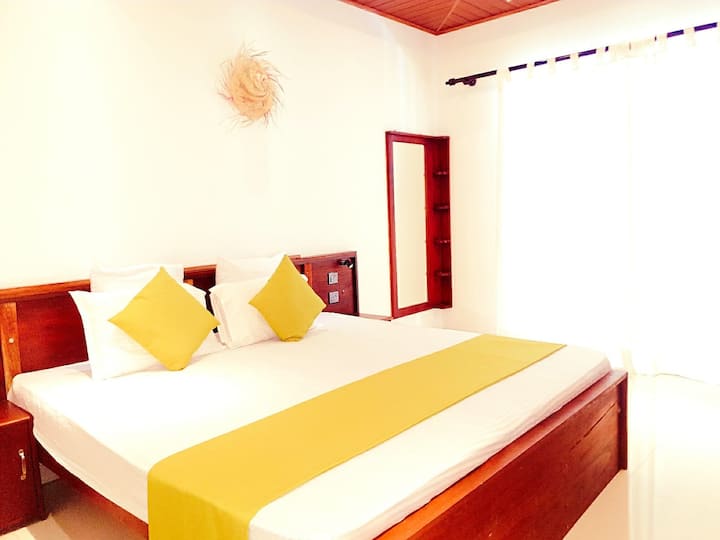 Long Term Rental - 01br Ac, 02br Non/ac Villa - Hikkaduwa