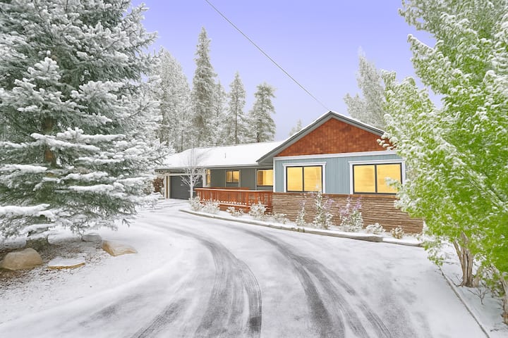 Meadow View Escape | Hot Tub+game Room+near Slopes - Big Bear Lake, CA