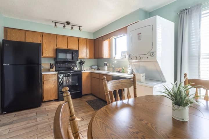 Tiger Den Beside Campus - Clemson, SC