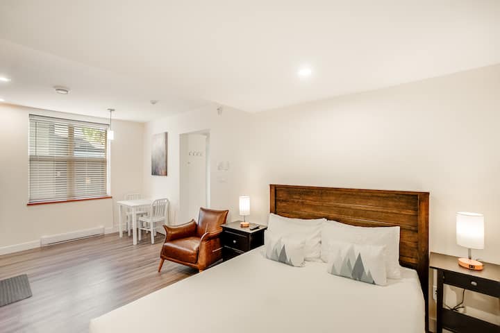 Downtown Garden Studio With Private Entrance - Nelson