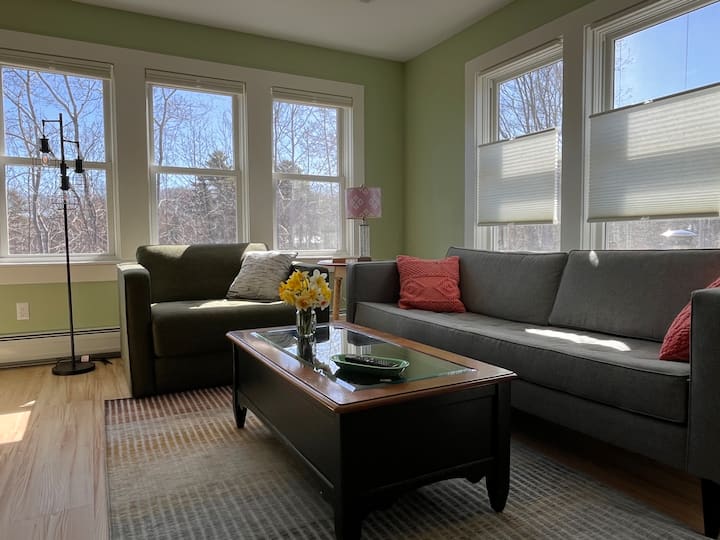 2 Bedroom Apartment Walk To Downtown Bar Harbor - Bar Harbor, ME