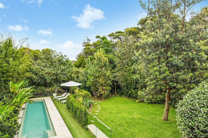 Ocean 27 - Entire Beach House With Heated Pool - Avoca Beach
