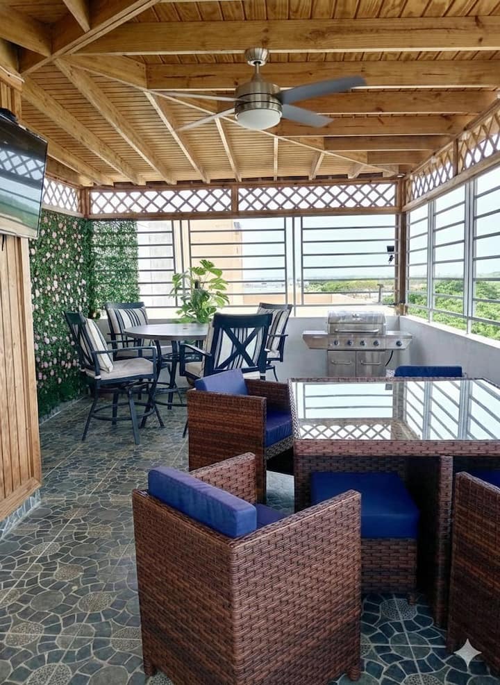 Private 3br Home With Rooftop & Parking, Fast Wi-fi - Caribbean