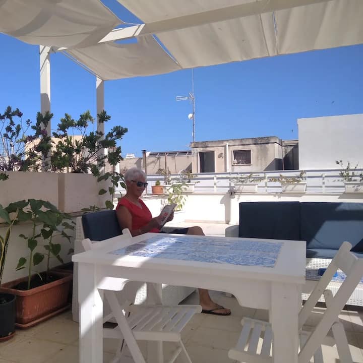 Trani Puglia. 4 Camere 4 Bagni 4 Angolo Cottura - Bisceglie