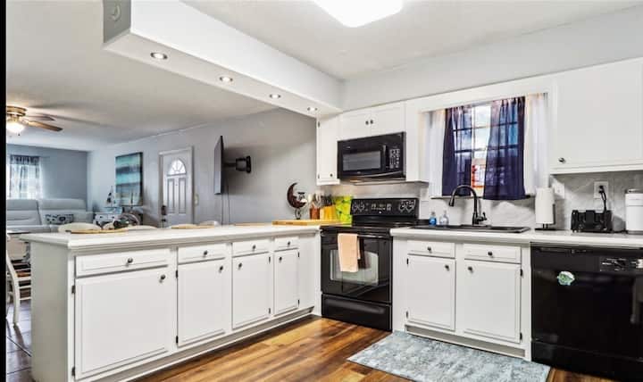 Sugar Magnolia Awaits You (Lower Unit) - Tybee Island, GA