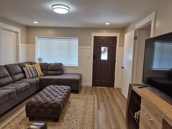Renovated Home On 1 Level. King Bed Wrapping Porch - Lehi, UT