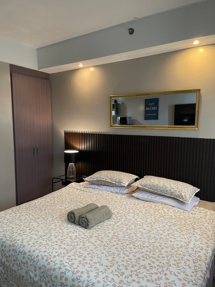 Monte Carlo Condotel | Netflix & City View Ii - Marikina