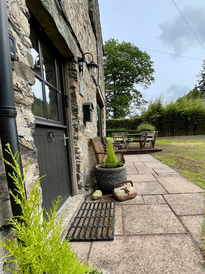 Folly View Holiday Cottage, 
High Stott Park - Coniston