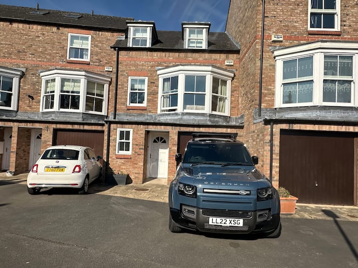 Best Location ❤️Famous City Walls ❤️Free Parking . - York