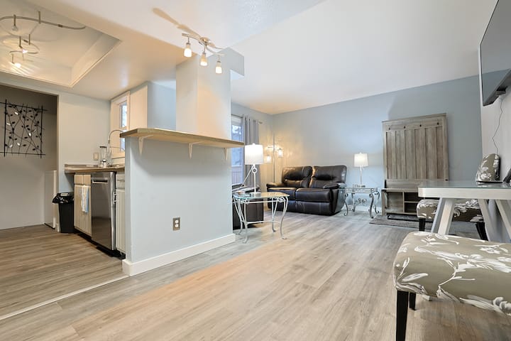 Charming Alaskan Retreat - Anchorage