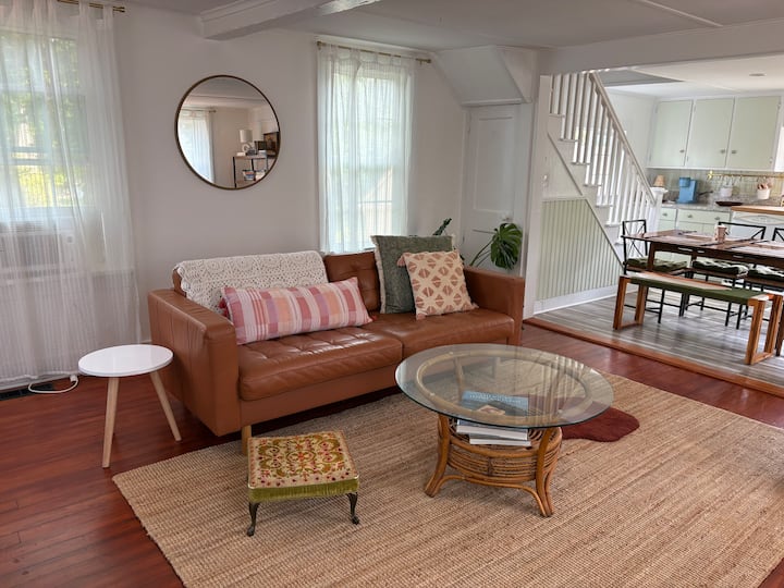 Charming & Sunny Mystic Getaway - Mystic, CT